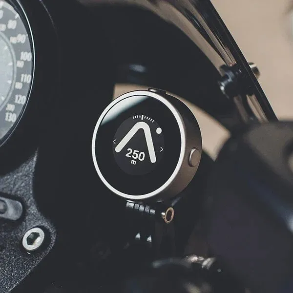 Motorcycle GPS Speedometer - Beeline Moto Review - Rider UK